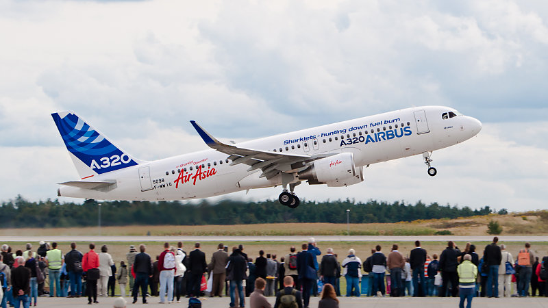 A320 Enhanced (A320E) prototype (F-WWIQ) with sharklets at ILA Berlin ...